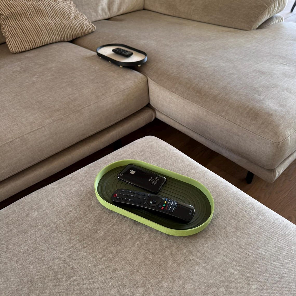 AF INVENTIONS - "sofa Hub" – the Smart Couch Tray for Remote Controls ...