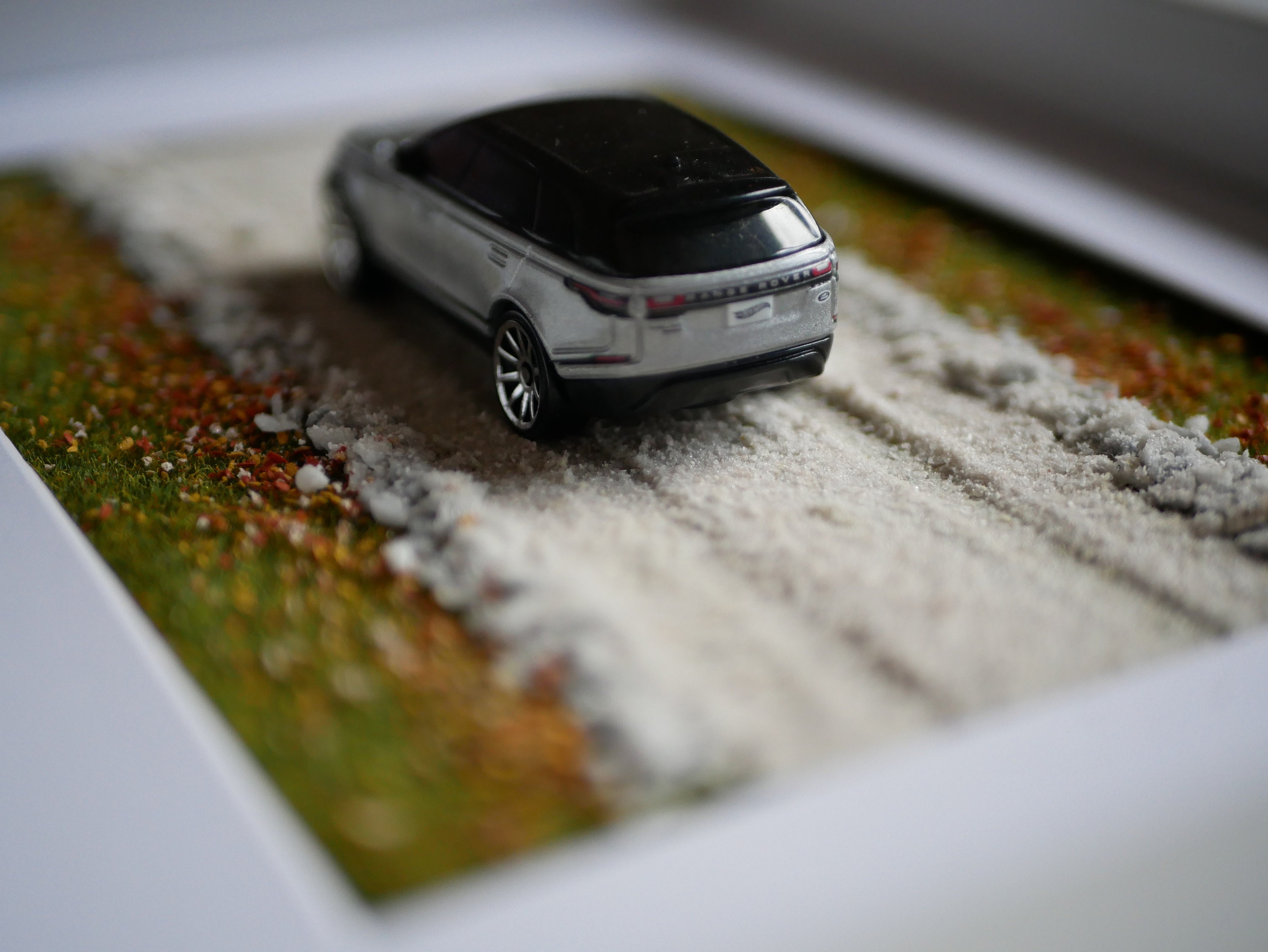 Range Rover Miniature Diorama, Hot Wheels Diorama for Shelf Decor, Hot ...