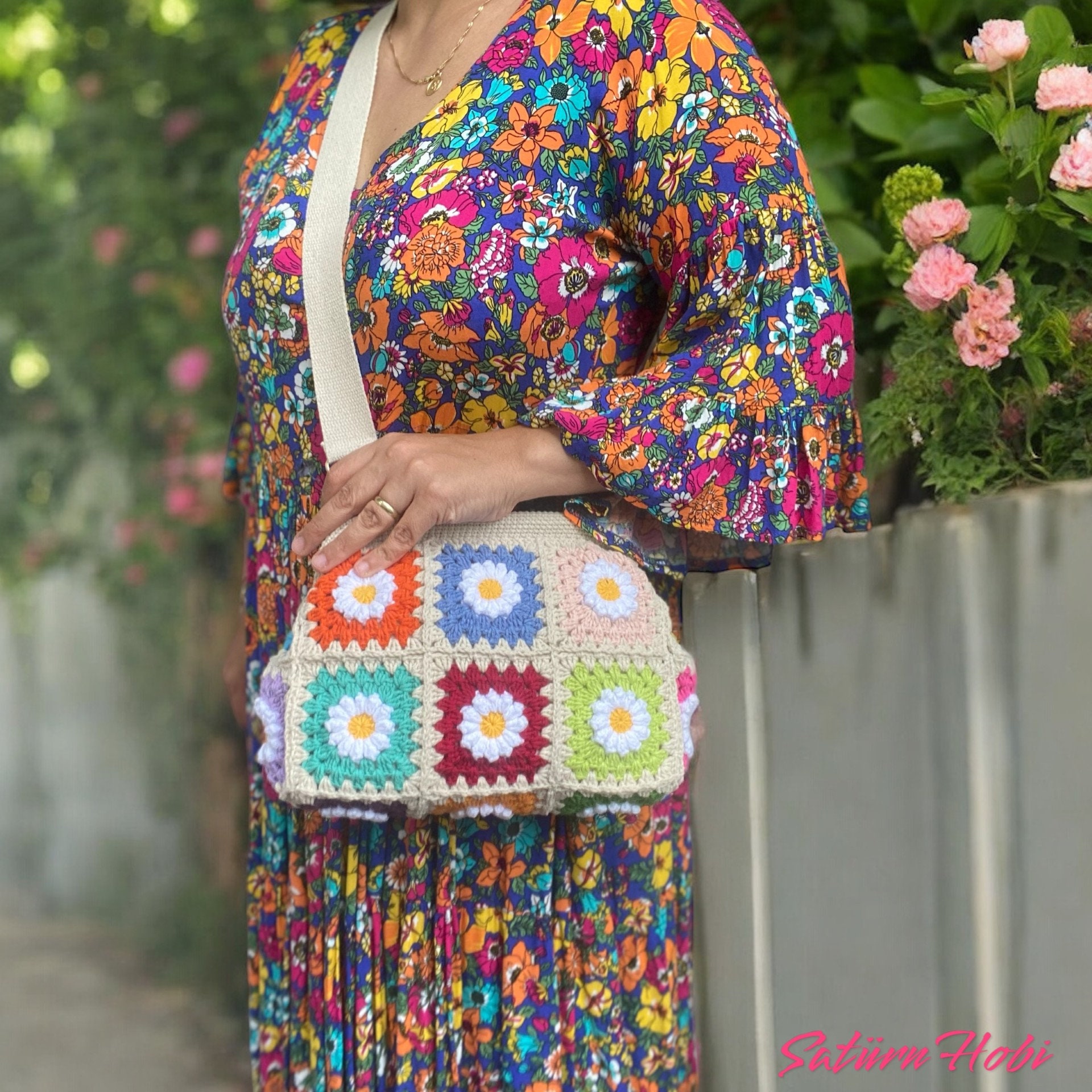 Crochet Granny Square Colorful Clasp Purse With Vintage Style, Crochet ...