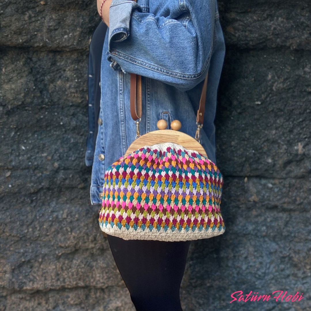 Granny Crochet Clasp Purse, Wooden Kiss Lock Clutch, Lined With ...