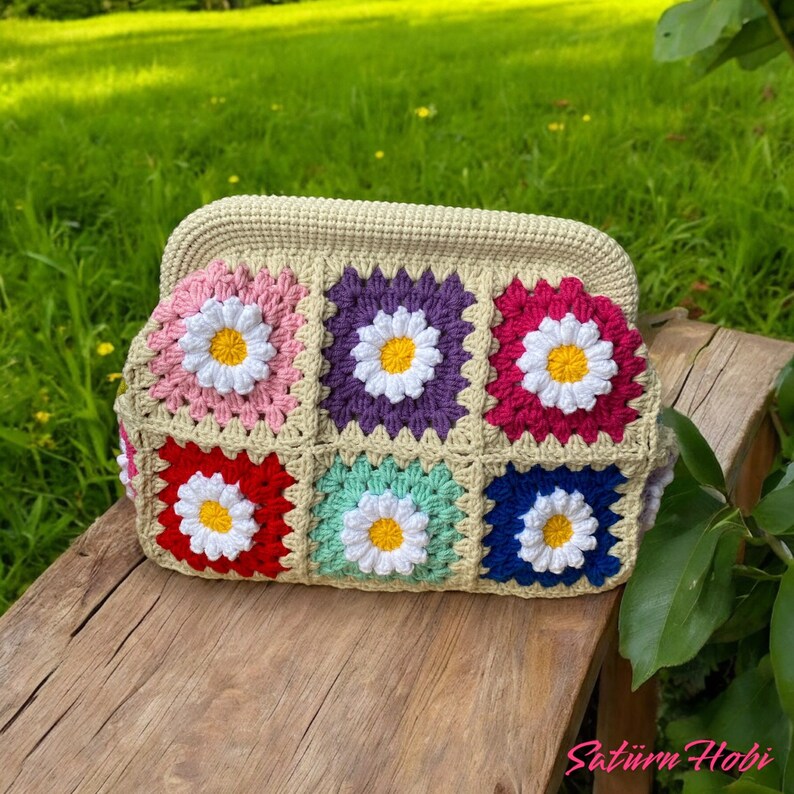 Crochet Granny Square Colorful Clasp Purse With Vintage Style, Crochet ...