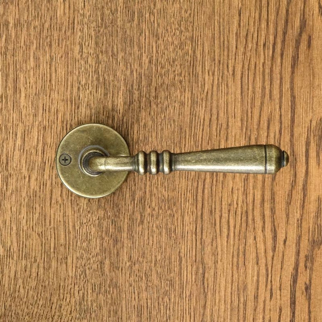 Old English Style Antiqu Lever Door Handles Set Escutcheons DEVON ...
