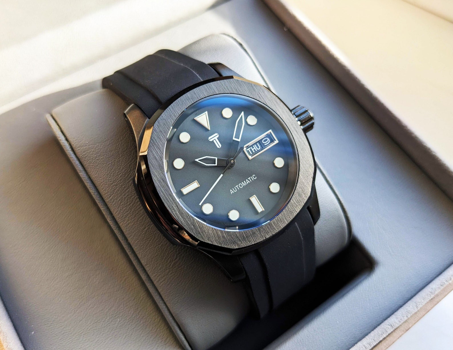 Custom Pilot Mod Black PVD Stainless Steel Case Custom Mens Watch Mod ...