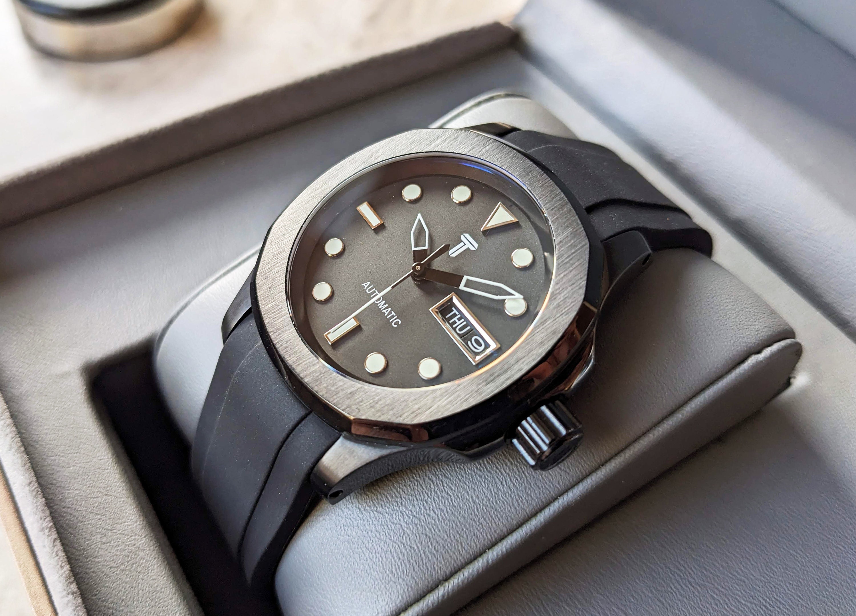 Custom Pilot Mod Black PVD Stainless Steel Case Custom Mens Watch Mod ...