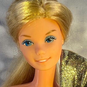 1977 Superstar Barbie #9720 in 1984 Oscar De La Renta #9258 - Etsy