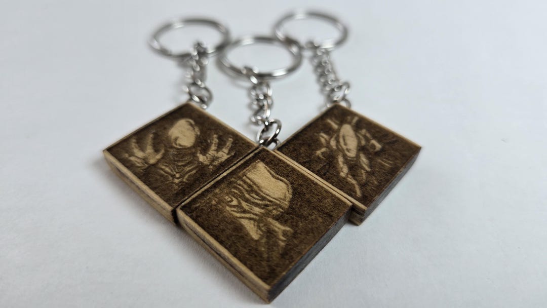 The Xenomorph Keychains - Handcrafted Wooden Set (dead by Daylight ...