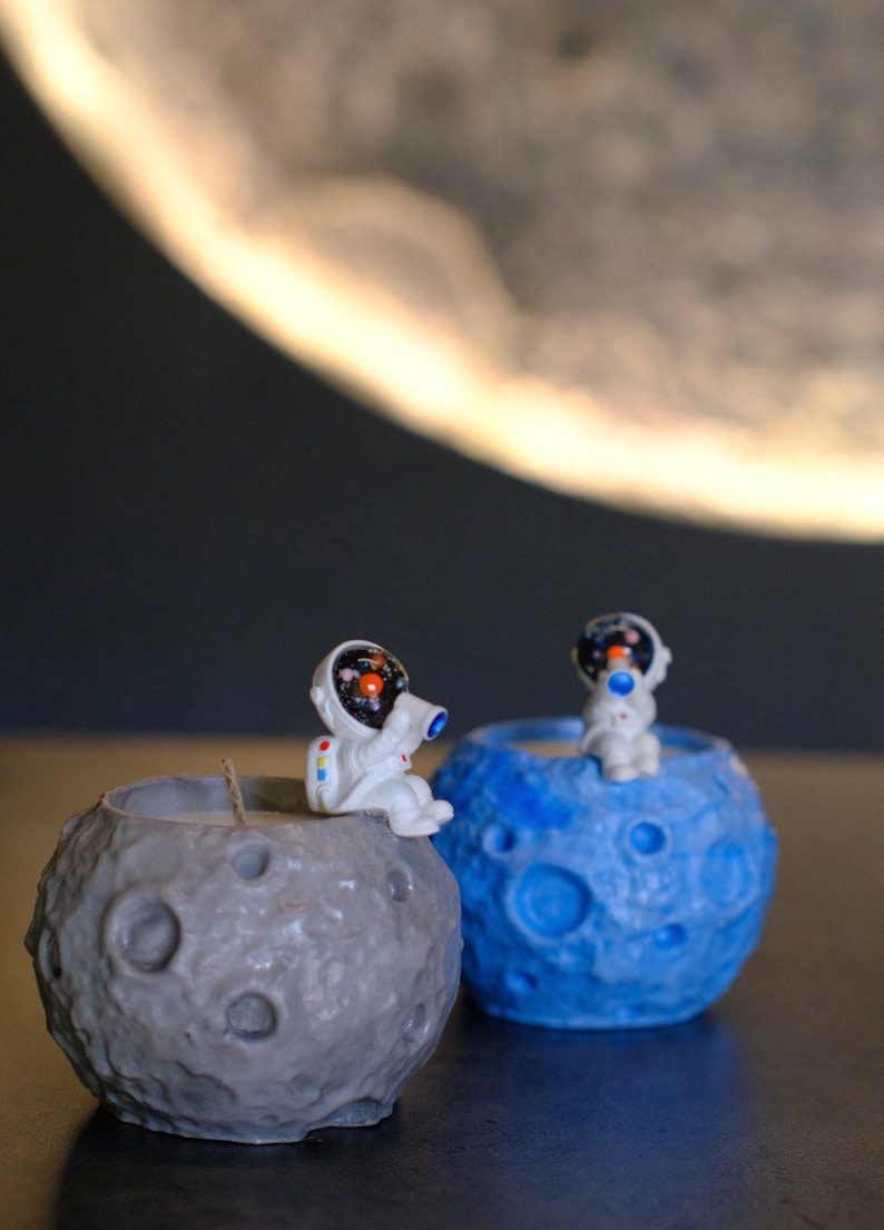 Vela de soja con fases lunares: yeso, decoración de astronautas, regalo ...