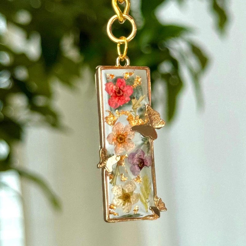 Resin Flower Keychain - Etsy