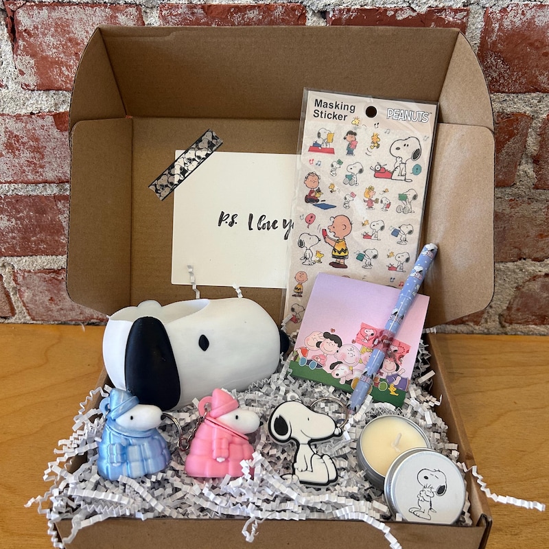 Snoopy Gift - 60+ Gift Ideas for 2024