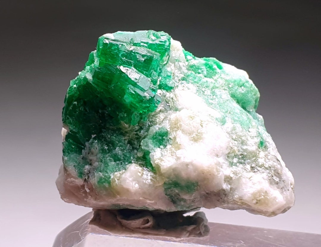 Natural Swat Emerald Specimen: Terminated Crystal on Matrix (24.38 Gram ...
