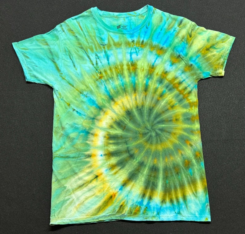 Offset Spiral Dyed M Shirt - Etsy