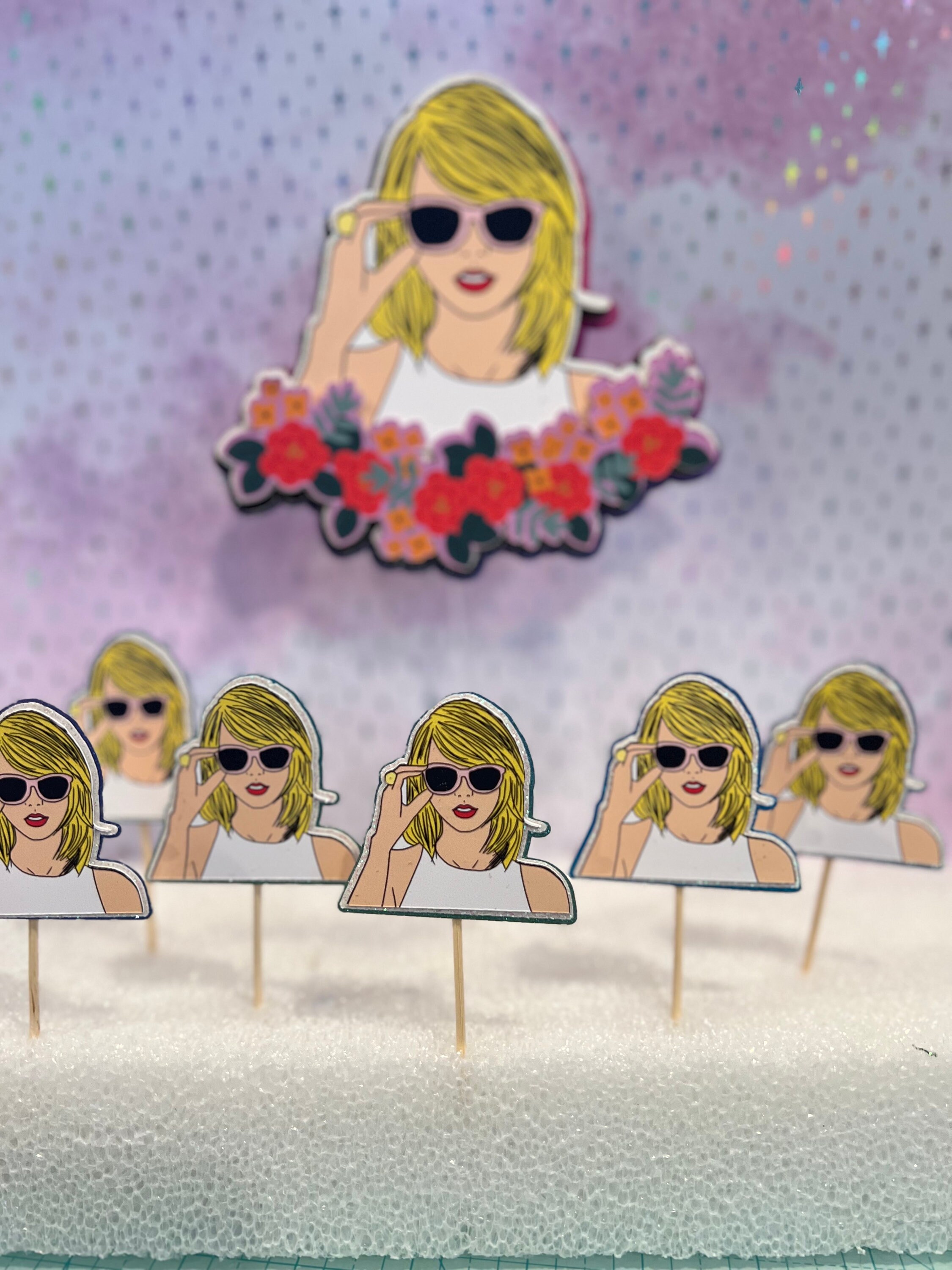 12 Taylor Swift With Sunglasses Cup Cake Toppers - Etsy