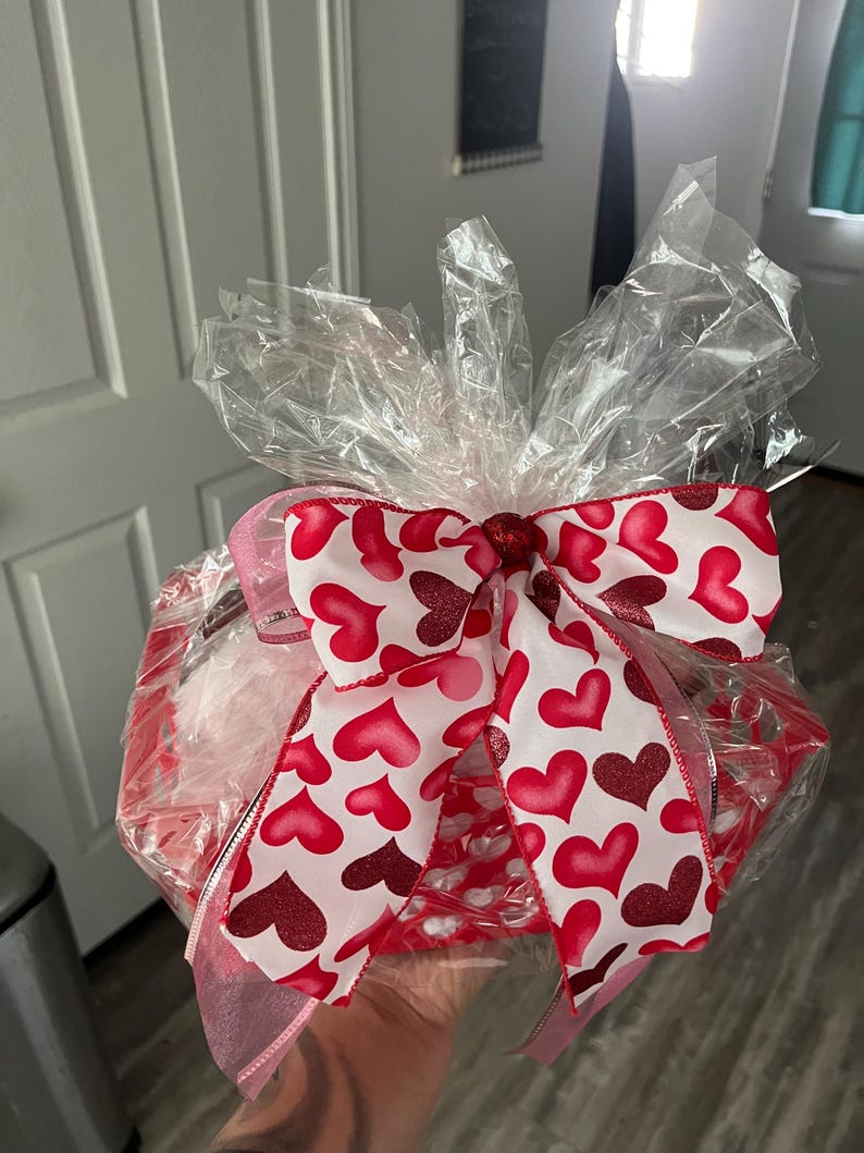 Valentine’s Day Gift Basket Best Friend Basket Red and Pink - Etsy