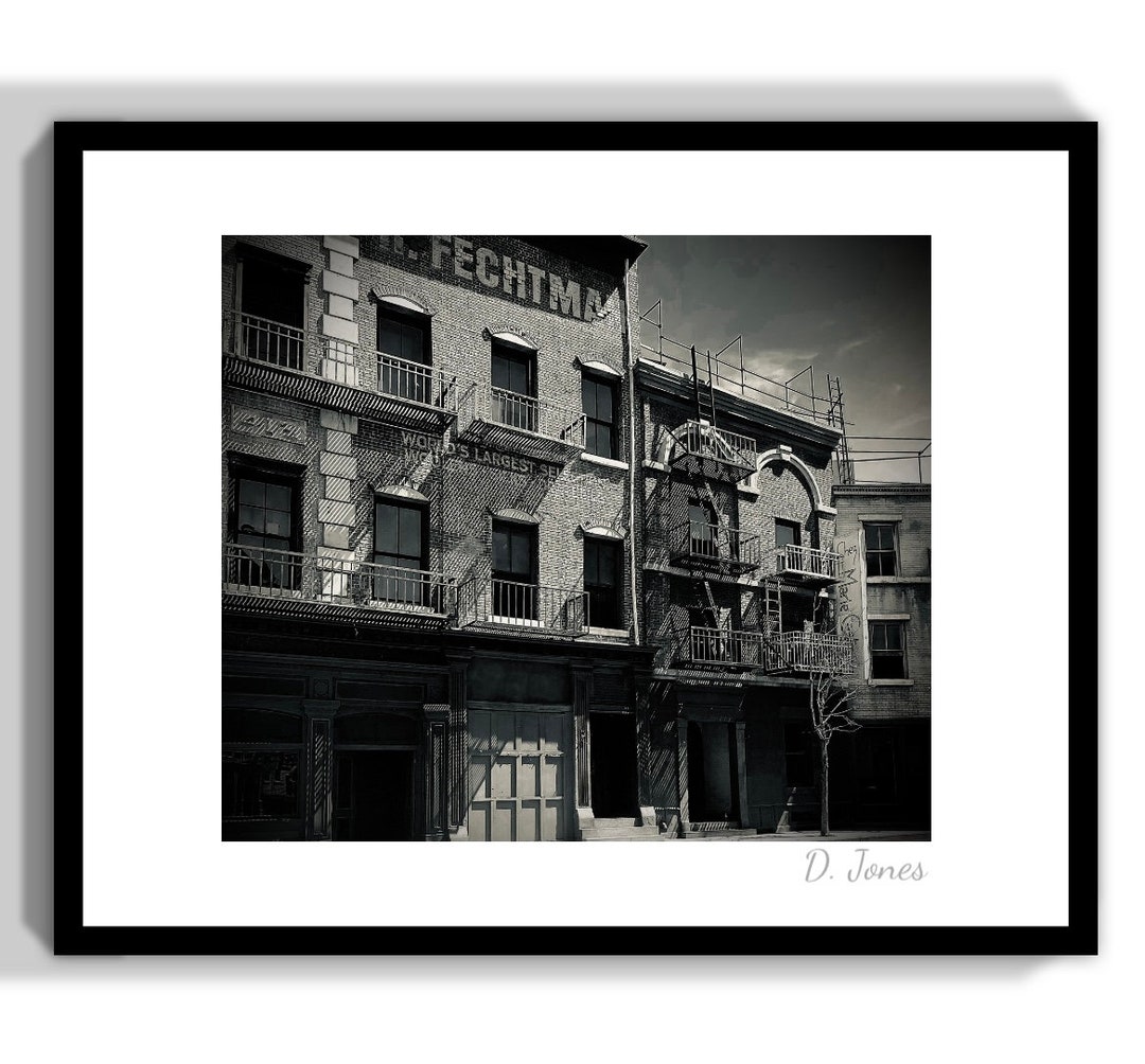 Burbank, California ‘metro Catwalk’ Metropolitan Balcony Window Roofs ...