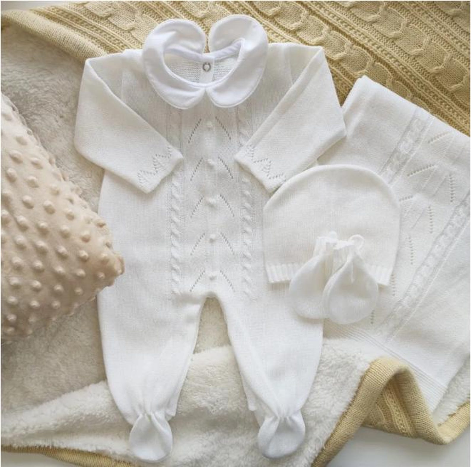 Newborn Spanish Pattern, Newborn Baby Outfit, Baby Essentials List ...
