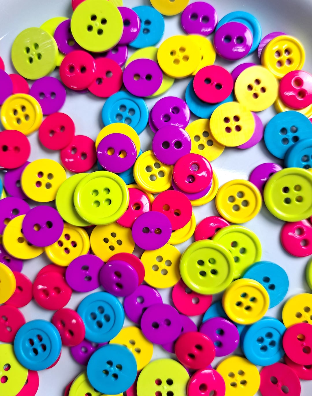 Cute Buttons 100 Assorted Nylon Decorative Buttons for Sewing Kids ...