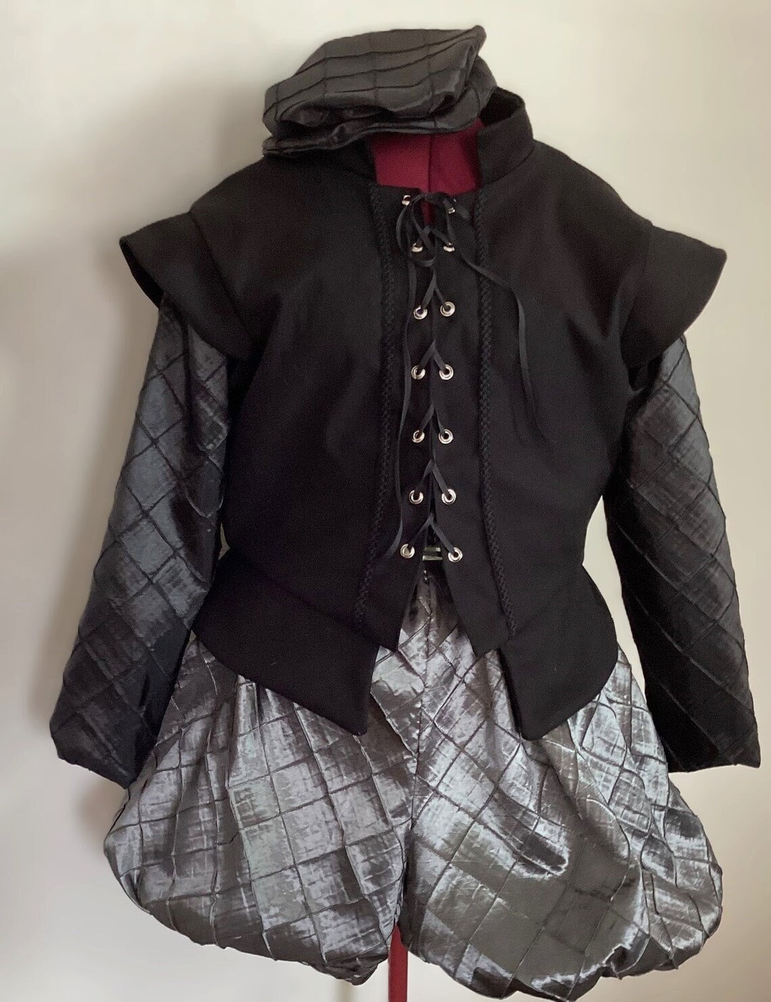Medium Elizabethan Renaissance Tudor Shakespearean Doublet Slops ...