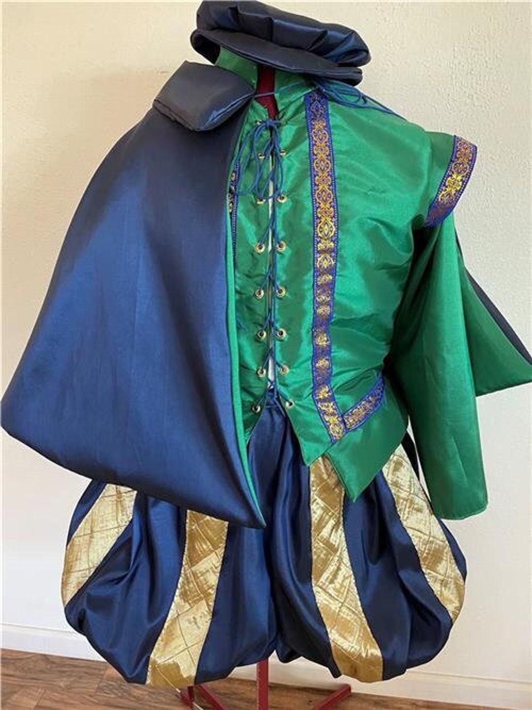 Elizabethan Tudor Shakespearean Cape, Doublet, Slops & Hat Blue Green ...