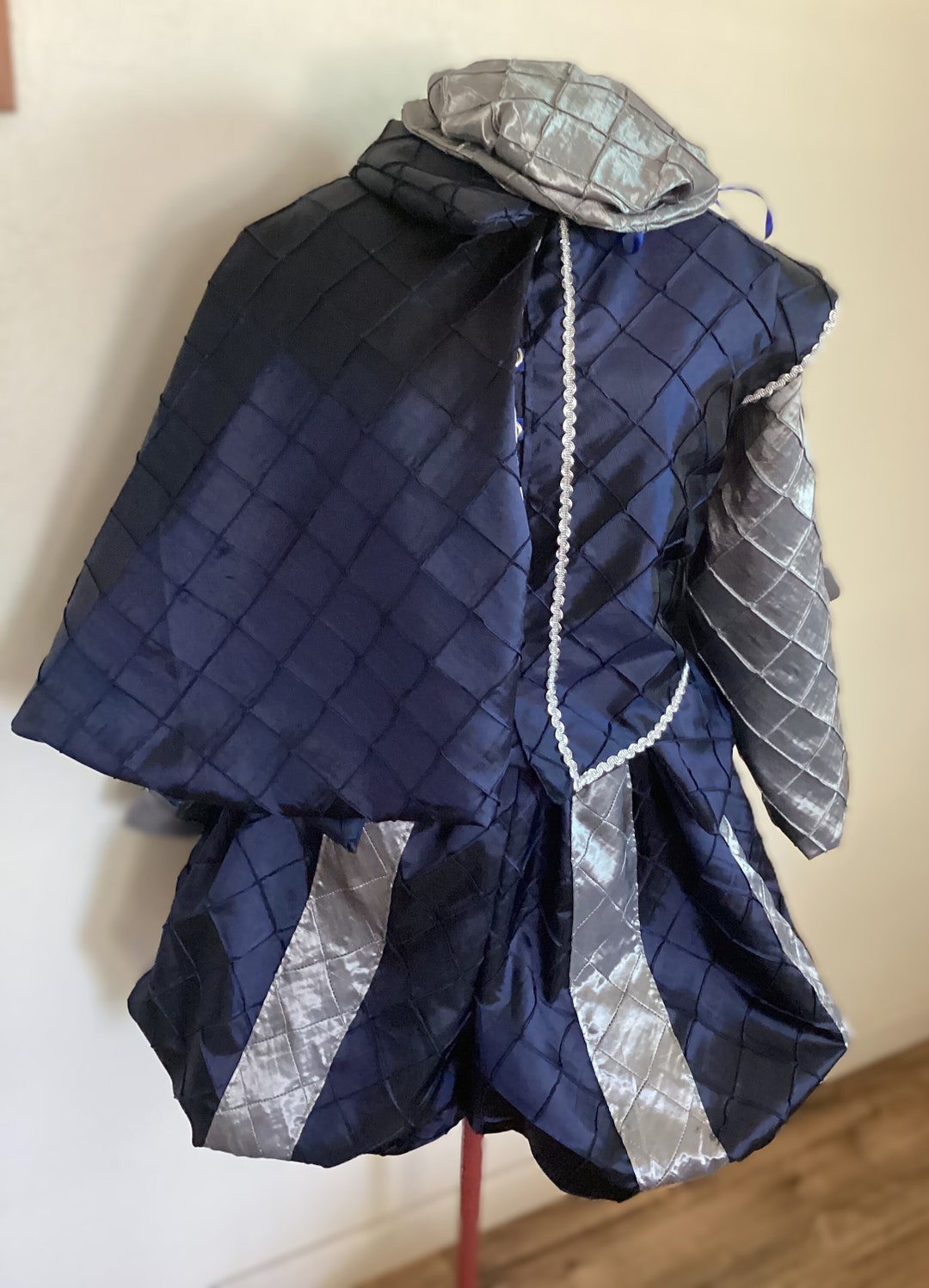 Elizabethan Renaissance Tudor Shakespearean Cape, Doublet, Slops & Hat ...