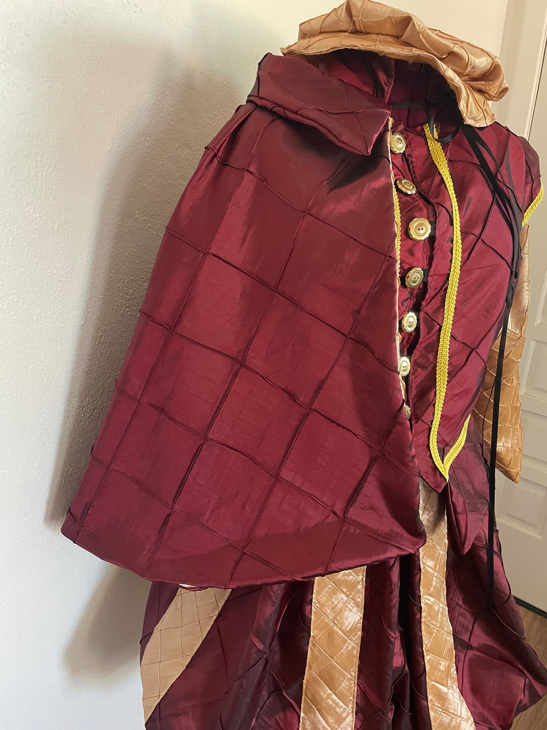 Elizabethan Tudor Renaissance Shakespearean Cape, Doublet, Slops & Hat ...