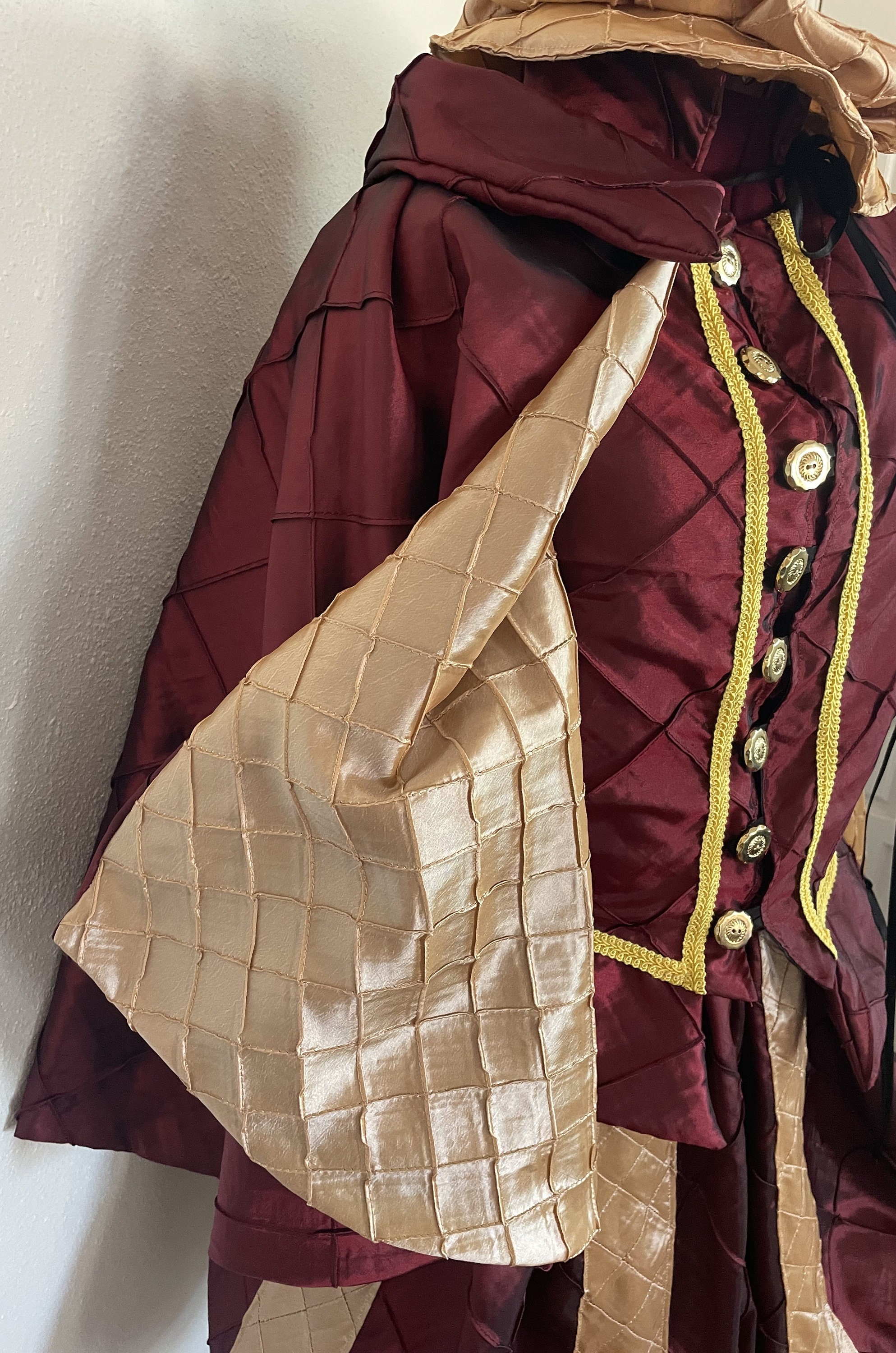 Elizabethan Tudor Renaissance Shakespearean Cape, Doublet, Slops & Hat ...