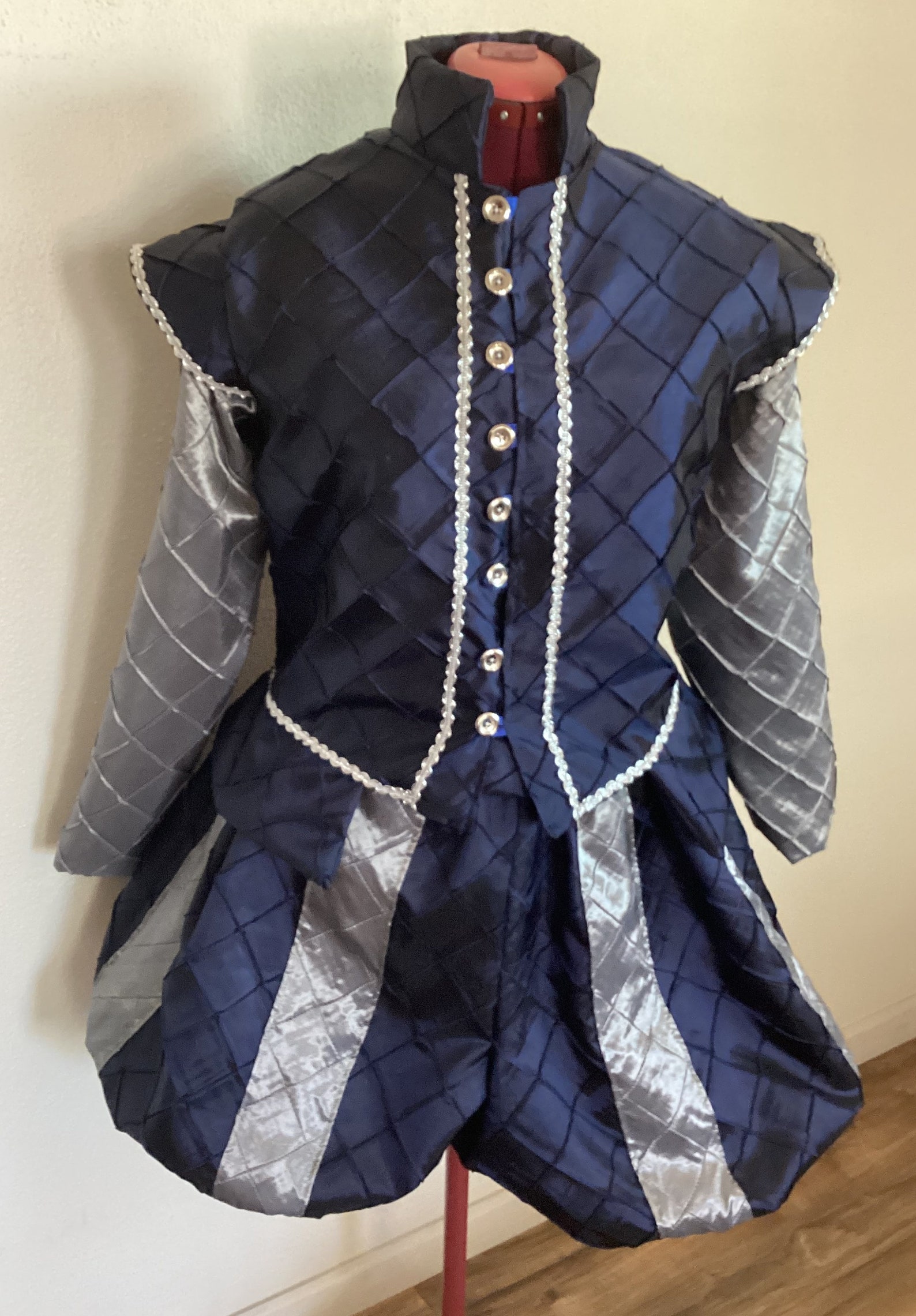 Elizabethan Renaissance Tudor Shakespearean Cape, Doublet, Slops & Hat ...