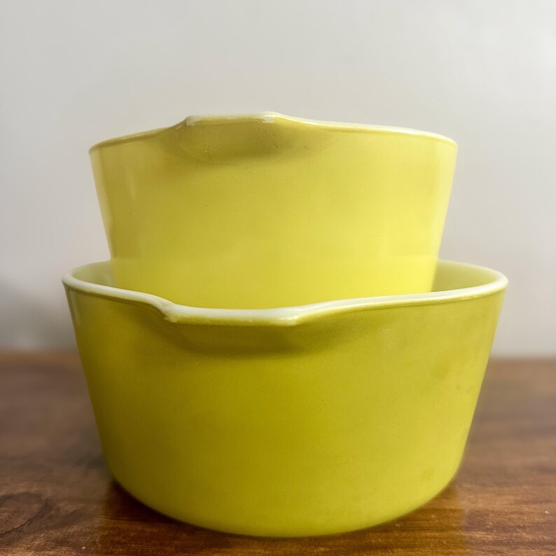 Vintage Pyrex Verde Casserole Dishes Set of 2, No Lids, Sizes 473 & 474 ...