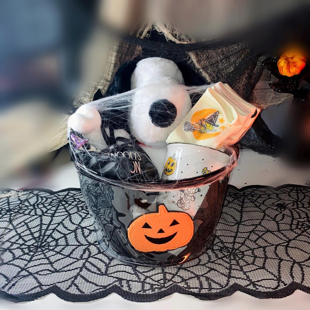 Peanuts Snoopy Halloween Themed Spooky Basket Bundle - Etsy