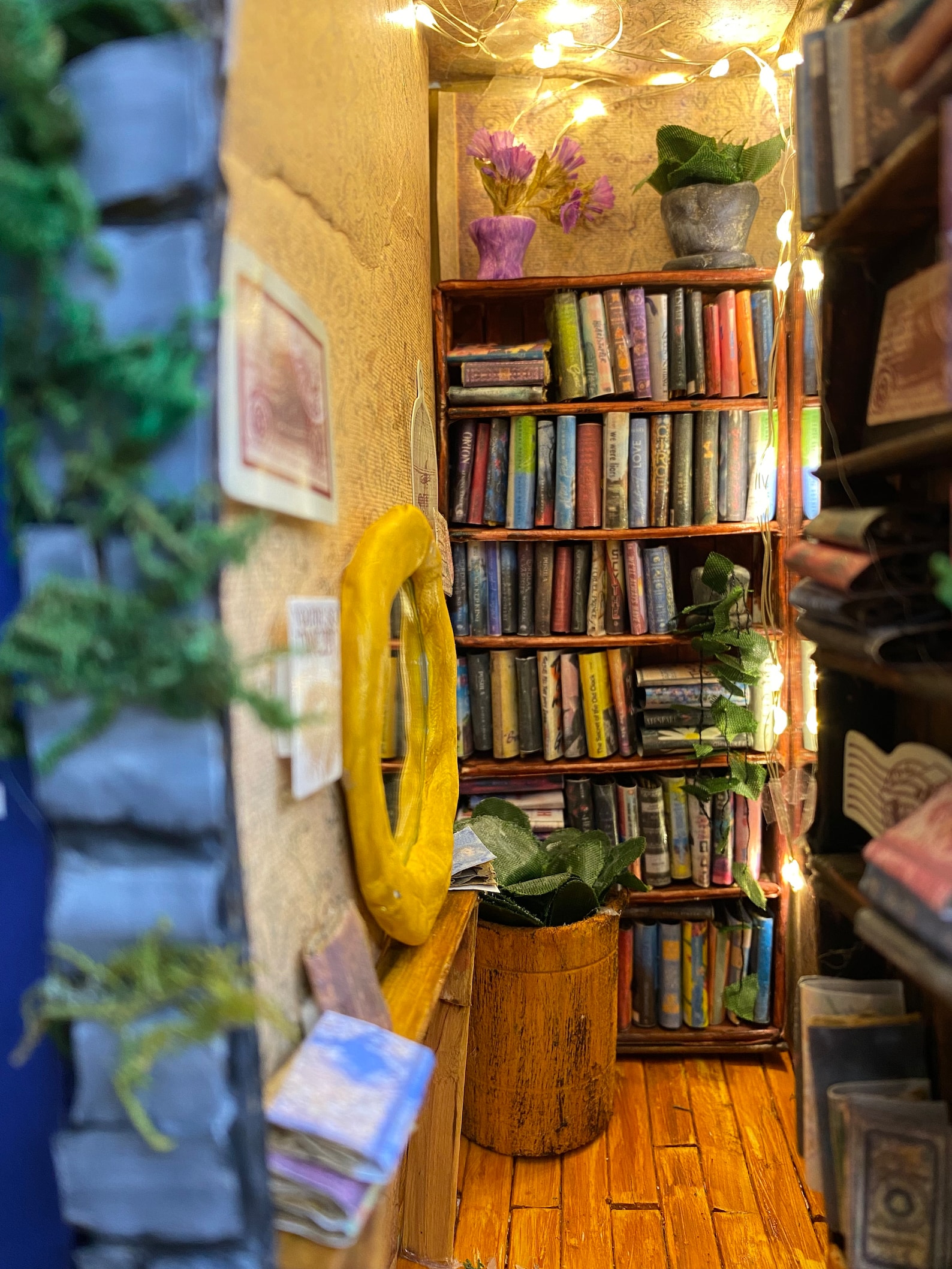 Library Book Nook Diorama Miniatures Bookshelf Insert Miniature Library ...