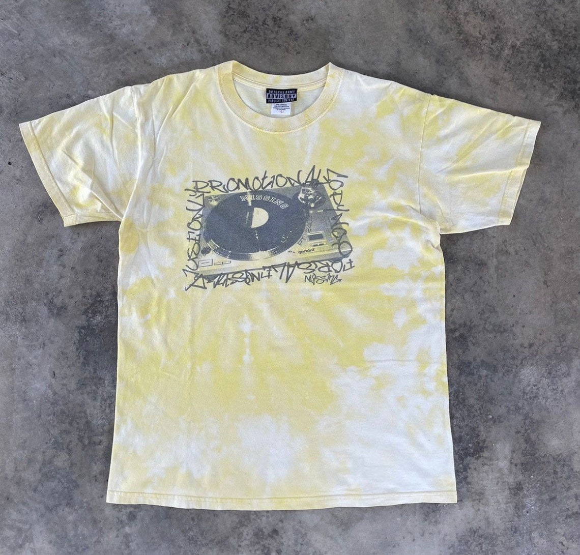 Vintage Octopus Army Advisory Explicit Content Rap Tee Design Promo Tee Yellow White Tye Dye ...