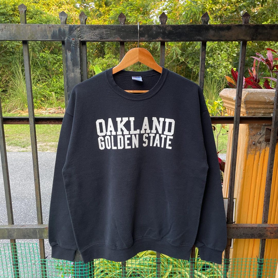 Vintage Oakland Golden State Big Word Bold Spellout Streetwear Crewneck ...
