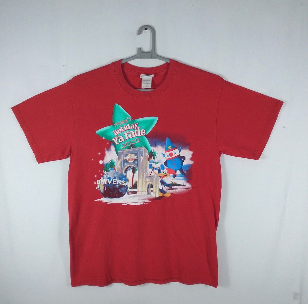 Vintage Macy Holiday Parade Promo Tee by Universal Studios Red Colour ...