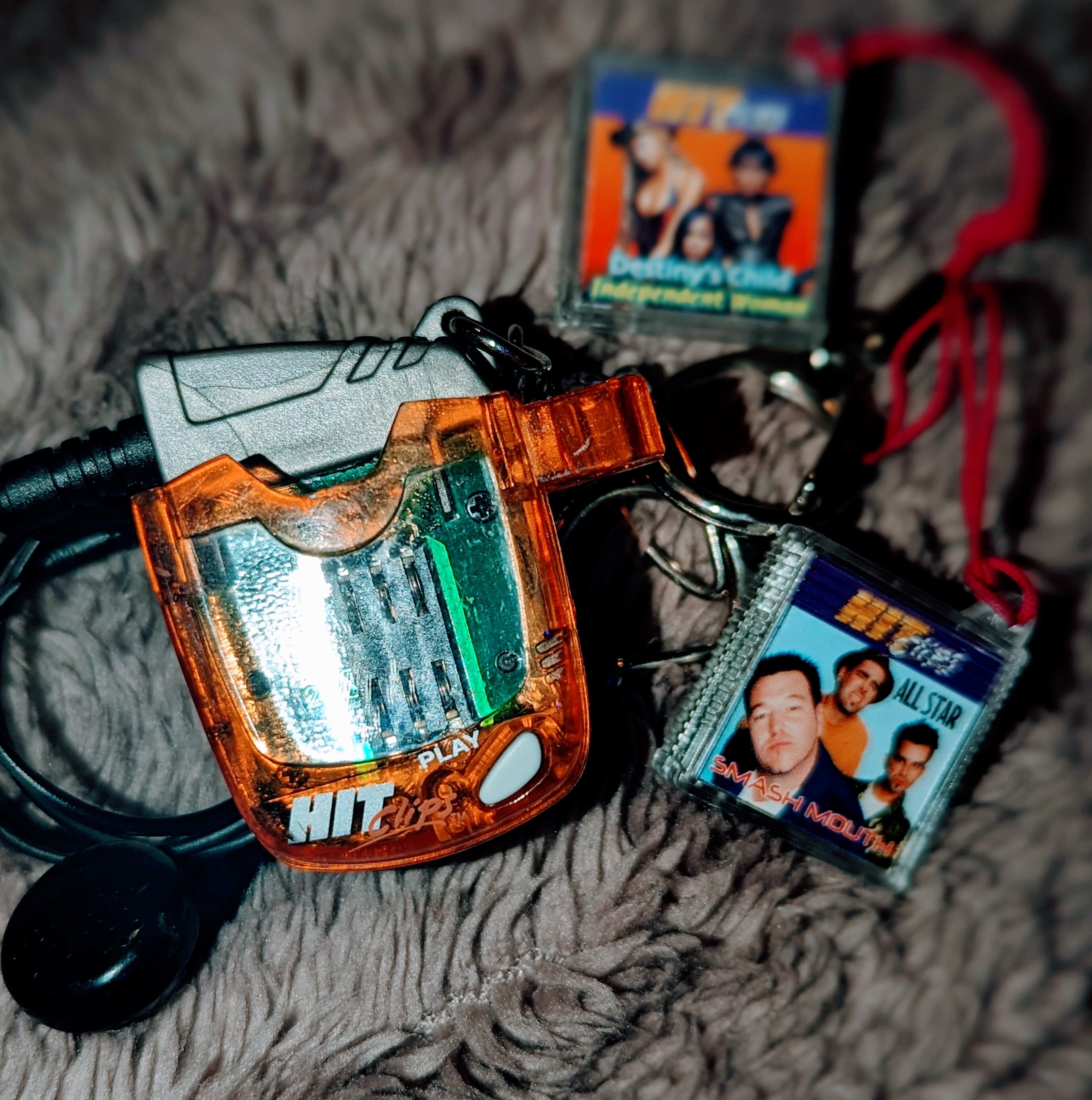 Hit Clips Y2k Nostalgia Music Player RARE 2001 Hasbro Includes 2 Mini ...