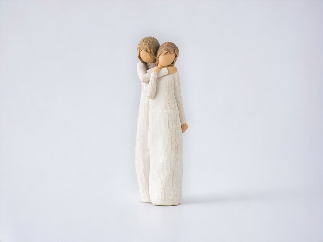 Sisters Hugging Minimalist Statue Cute Sister Gift for Little Sister ...