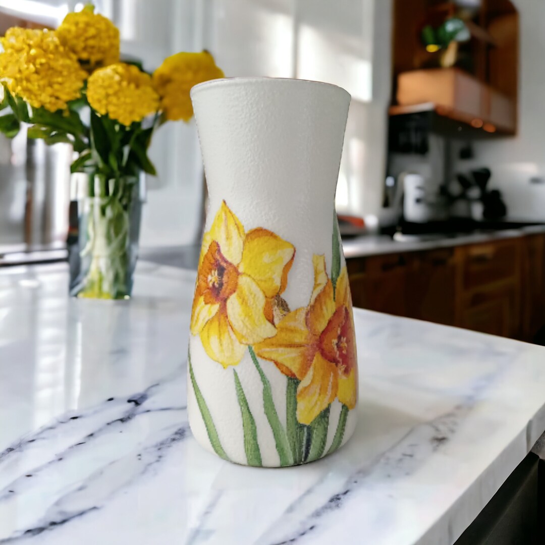 Pretty Daffodil Flower Vase, Spring Flowers, Daffodil Themed Decor ...