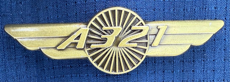 Airbus A321 WINGS Pilot Crew Gold Uniform Pin NEW!! Delta American ...