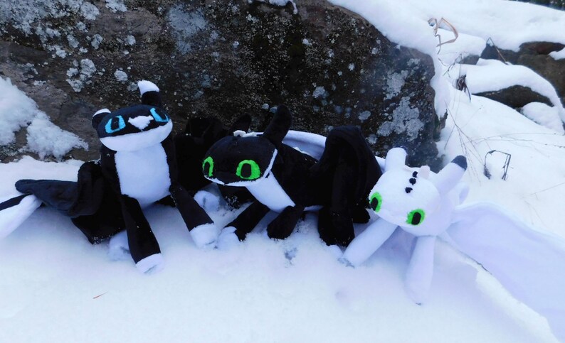 Handmade Poseable Night Light Plush From How to Train Your Dragon Dart ...