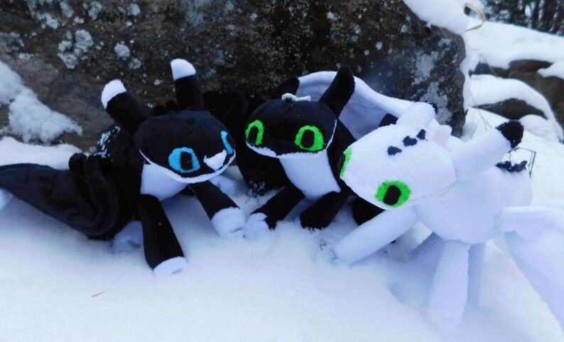 Handmade Poseable Night Light Plush From How to Train Your Dragon Dart ...