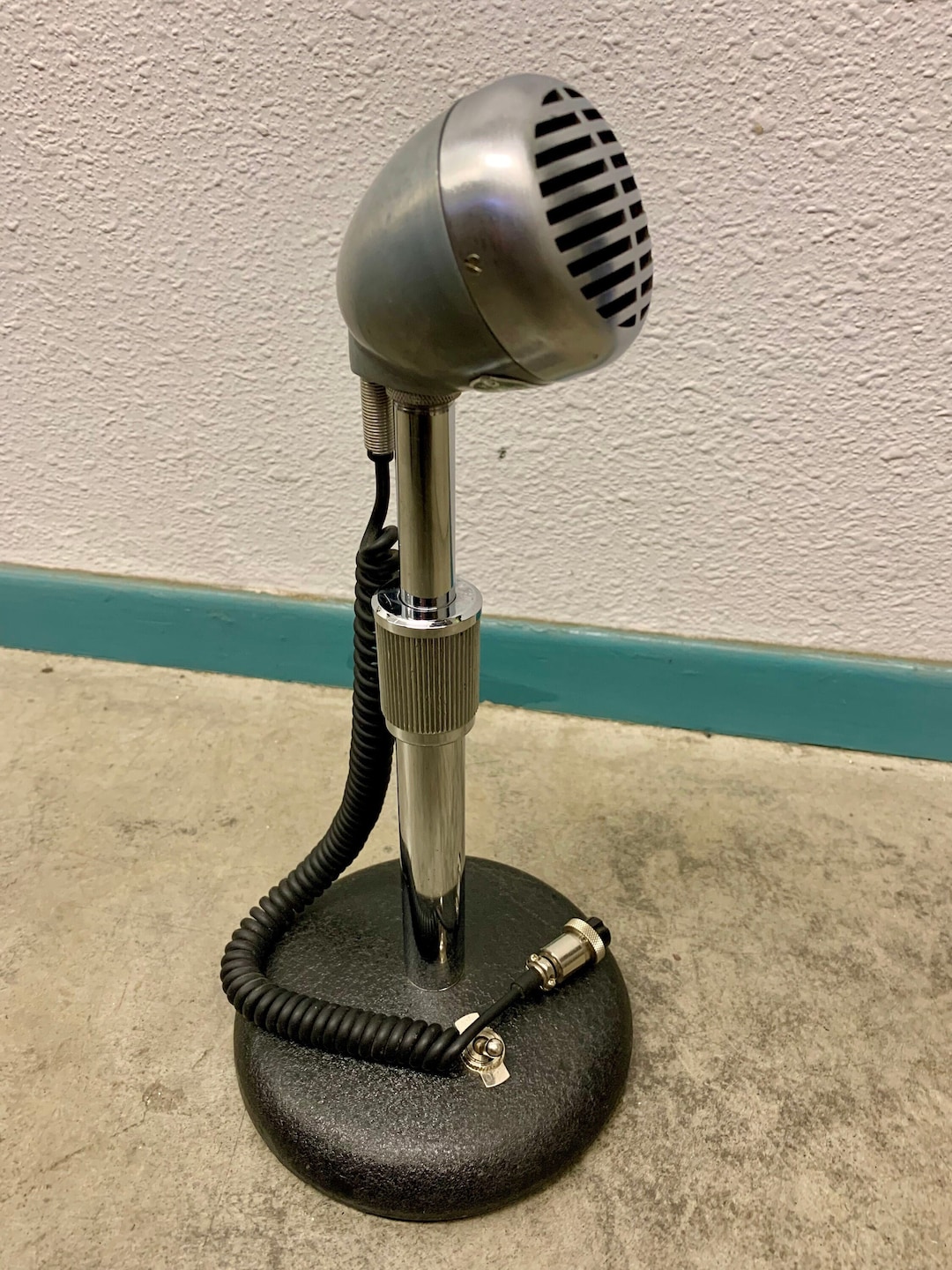 Vintage 1950's SHURE 520 Microphone, W/handle, Base & 6' Cable - Etsy