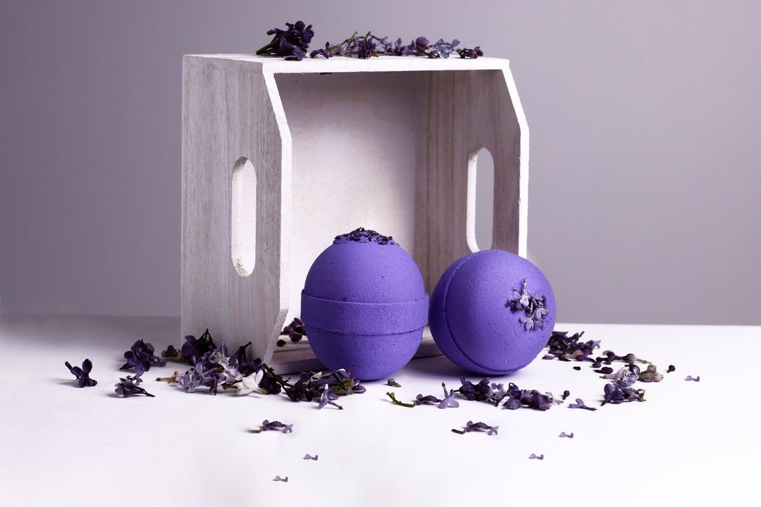 Lilac Tingles Bath Bomb With an LED Light Inside - Etsy