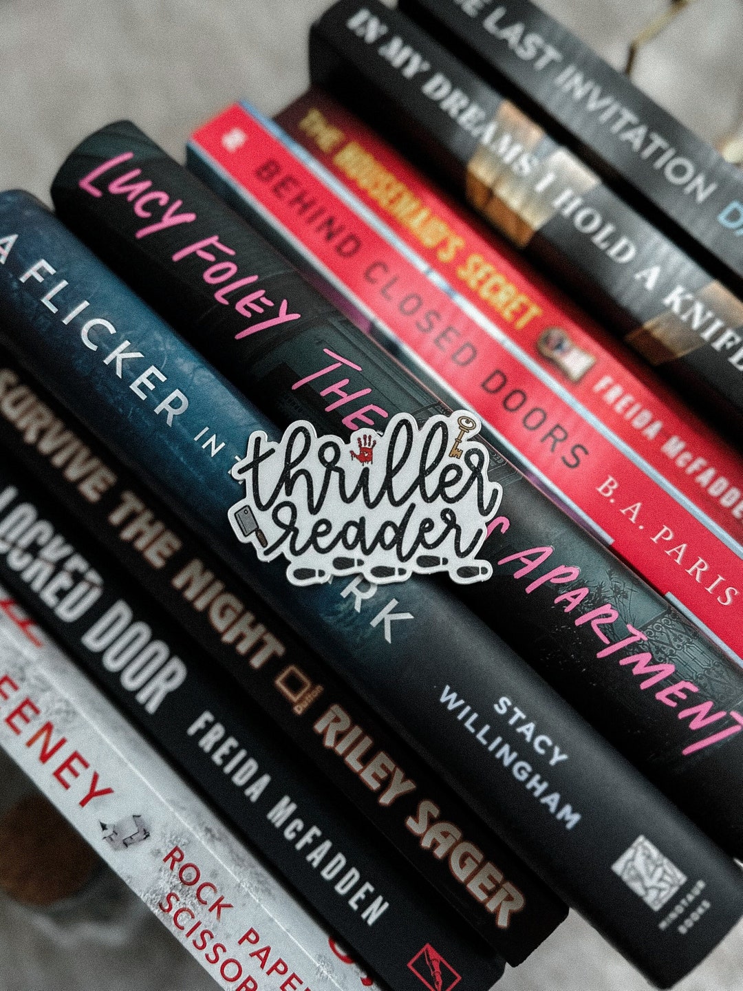 Thriller Reader Sticker: Book Lover Gift - Etsy
