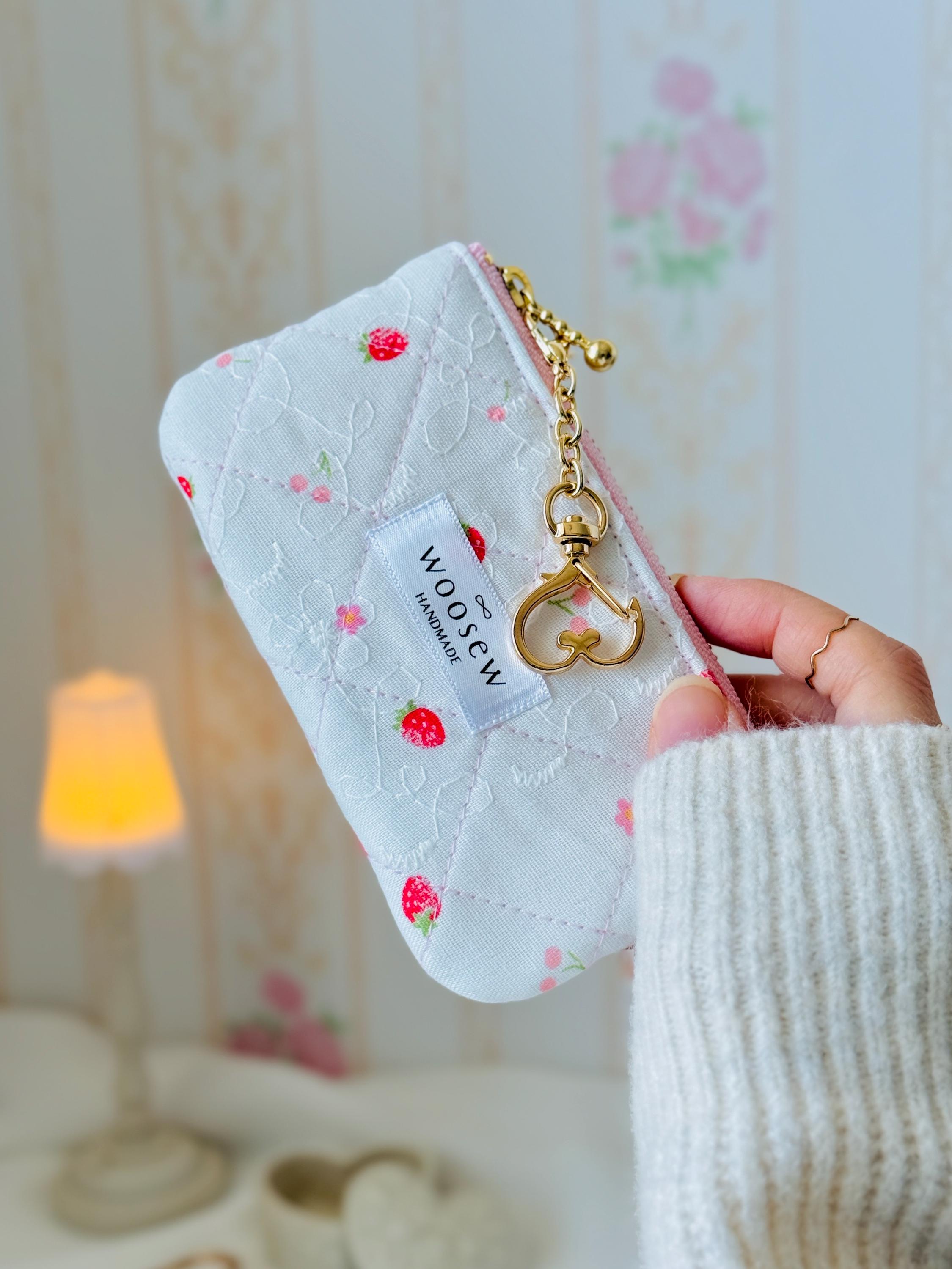 Handmade Quilted Strawberry Coin Purse: Cotton Zipper Pouch With ...