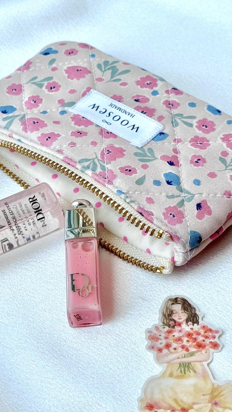 Handmade Quilted Floral Keychain Wallet: Cotton Coin Purse - Etsy