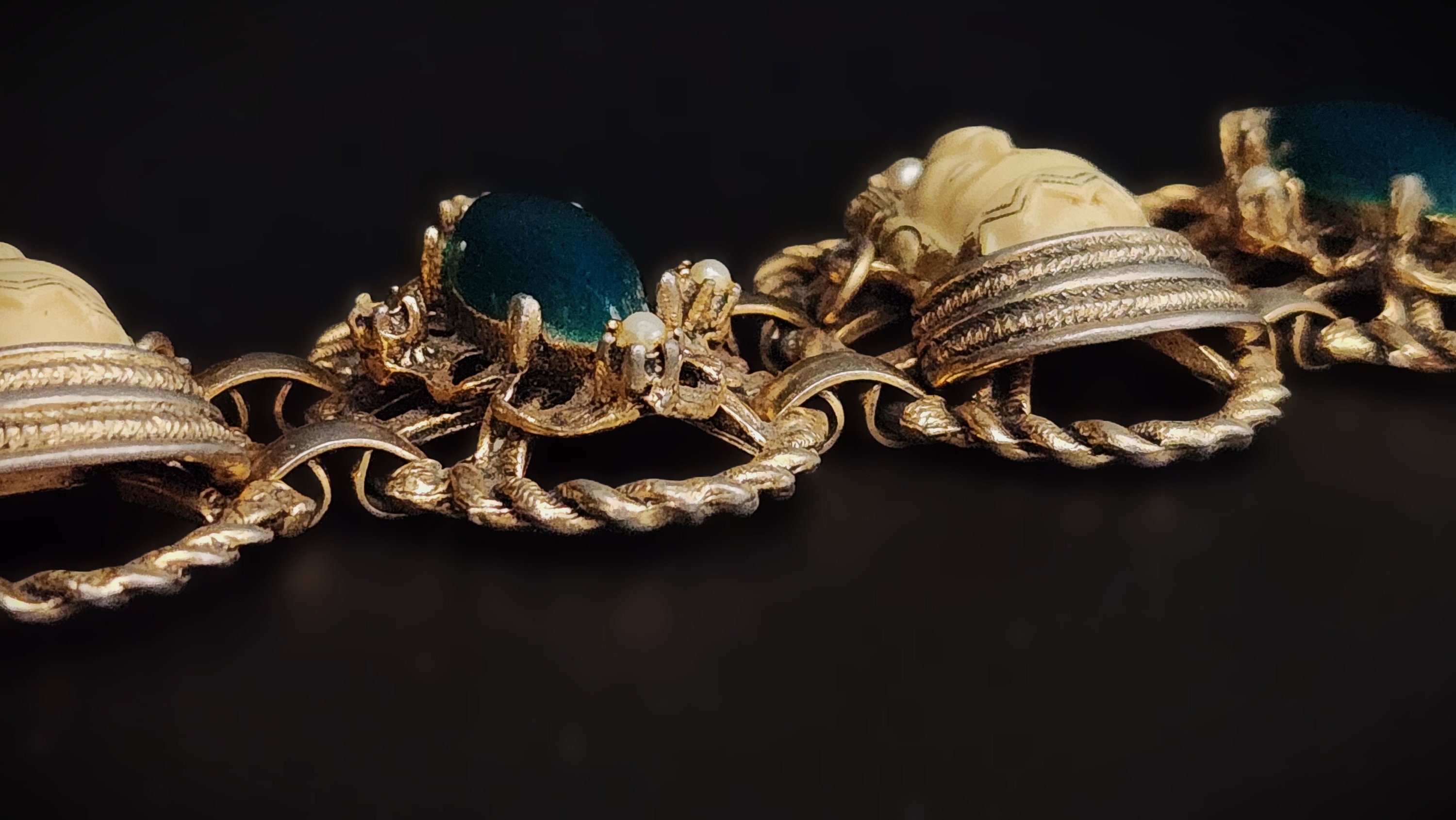 SELRO SELINI Asian Princess Bracelet - Etsy