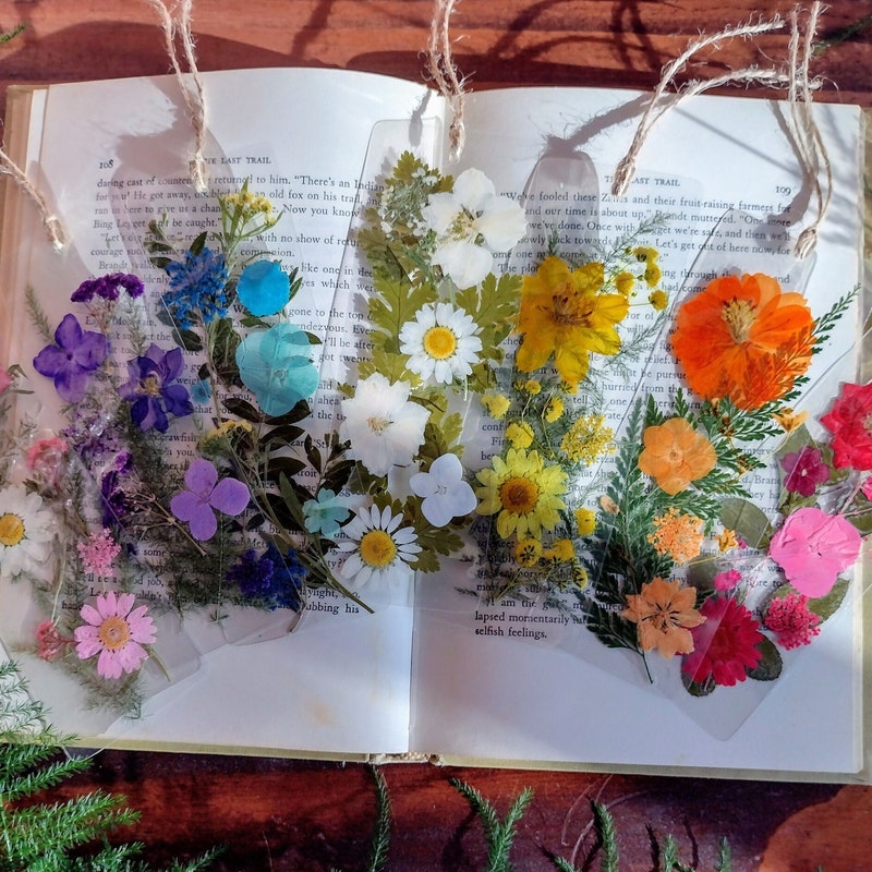 Cottage Core Book Gifts - 60+ Gift Ideas for 2026