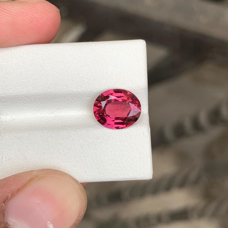 3.00 Carat Raspberry Rhodolite Garnet Oval Cut Gemstone | Africa Pink ...