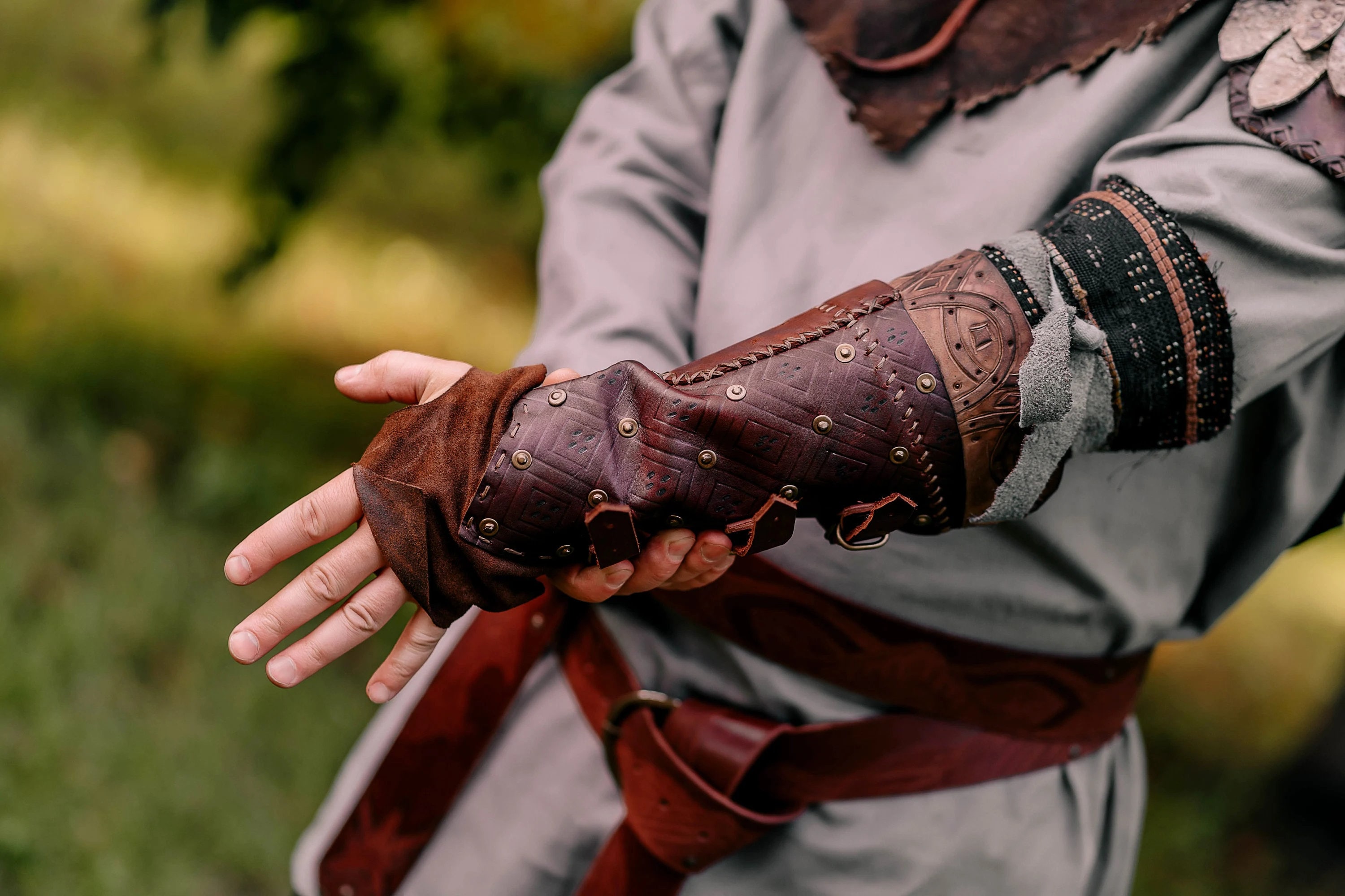 Robin Hood Archer's One Bracer Larp Scout Leather Bracers Renaissance ...