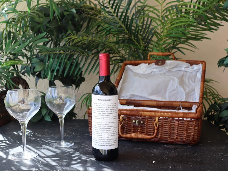 Personalized Wine Gift Set: Photo Label & Wine Glasses, Couple Keepsake ...