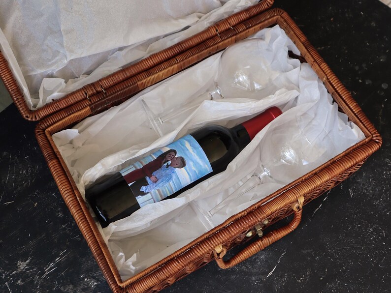 Personalized Wine Gift Set: Photo Label & Wine Glasses, Couple Keepsake ...