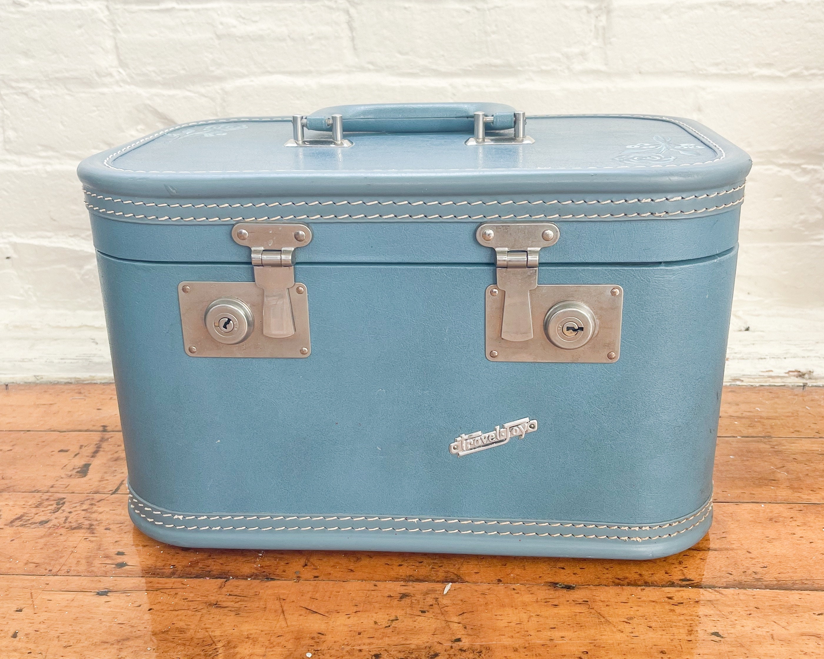 One of a Kind Vintage Train Case. - Etsy